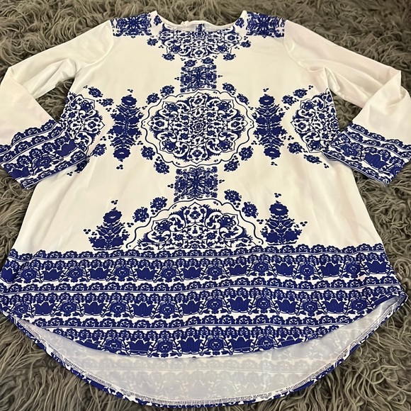 Favolook | Dresses | Blue Floral Motif Long Sleeve Dress 3x Scoop Hem ...